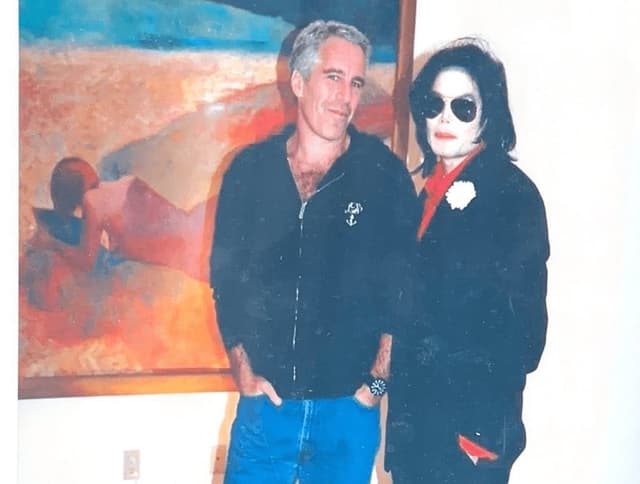 Photos from Epstein File show Jeffrey Epstein with Bill Clinton and ...